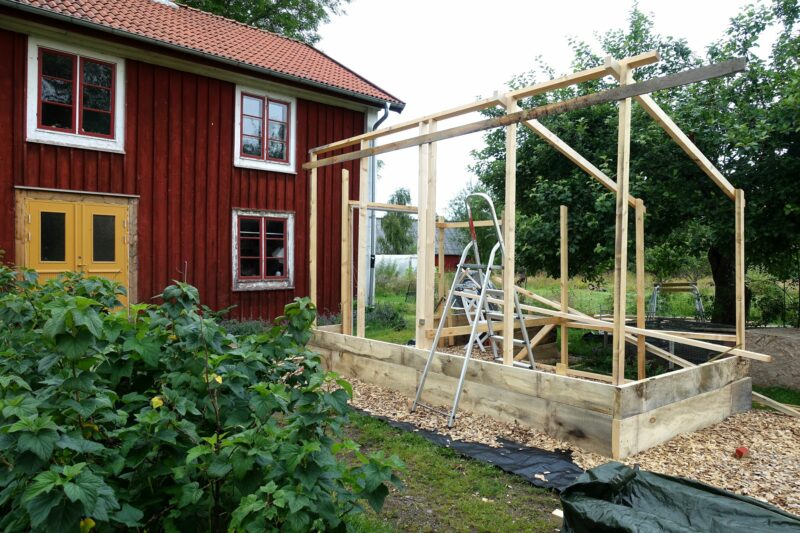 Garden DIY: How to Build a Greenhouse Part 1 – Sara's Kitchen Garden